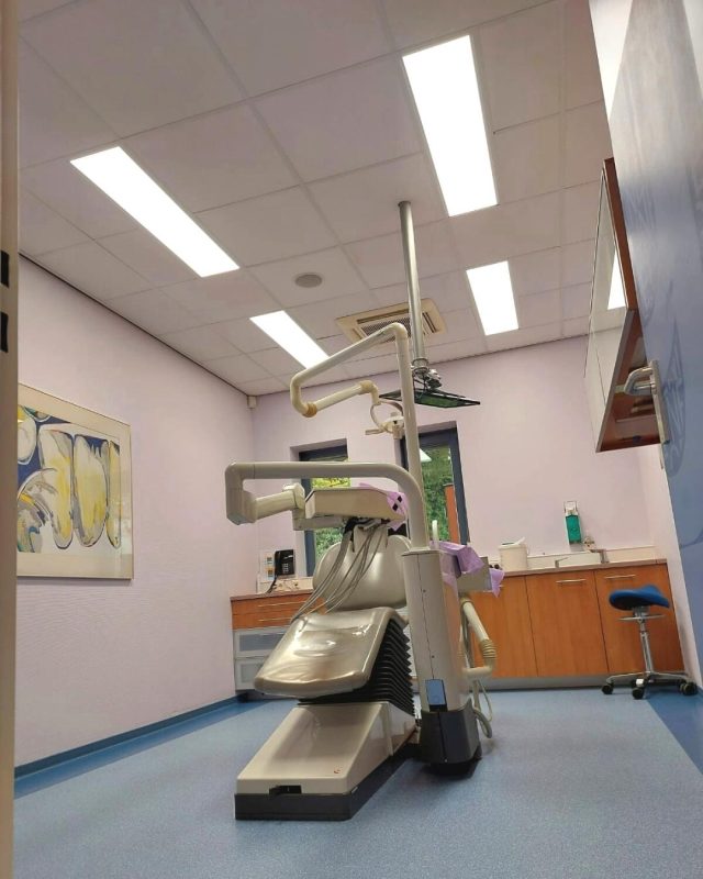 DL120 Full spectrum daylight led panel for dental treatment rooms