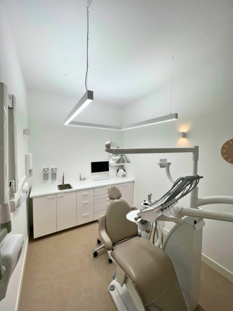 PHU full spectrum treatment room LED light for dental clinics