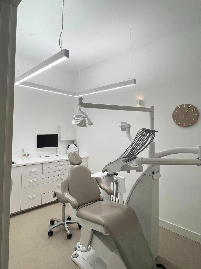PHU full spectrum treatment room LED light for dental clinics